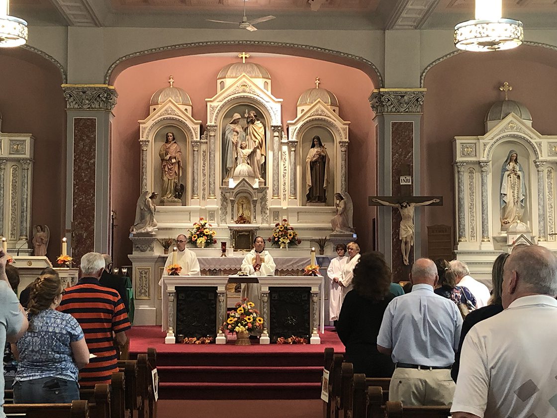 Holy Family Parish holds closing Mass – Diocese of Scranton
