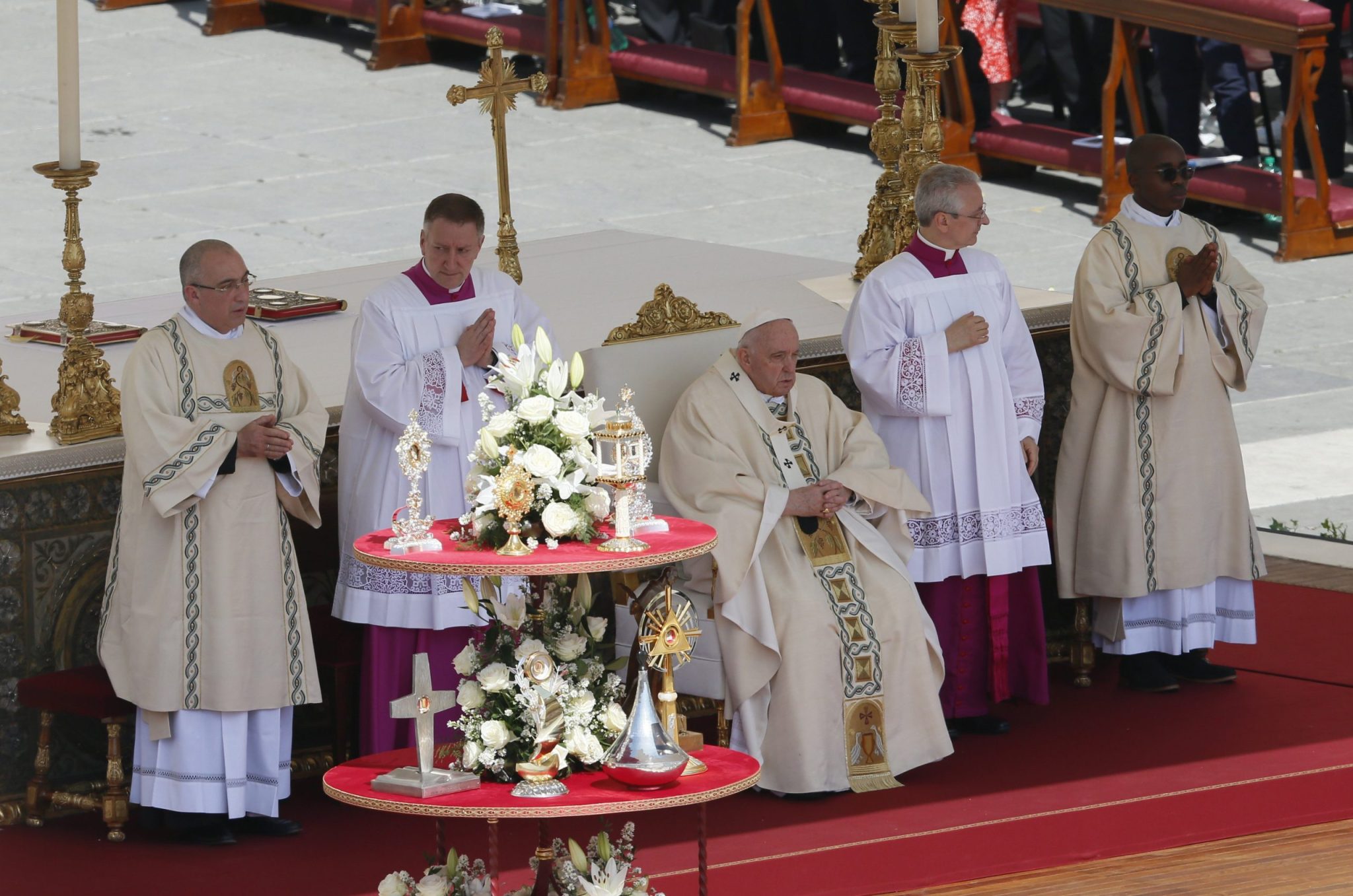 Saints’ lives prove God’s love for all, pope says at canonization Mass ...
