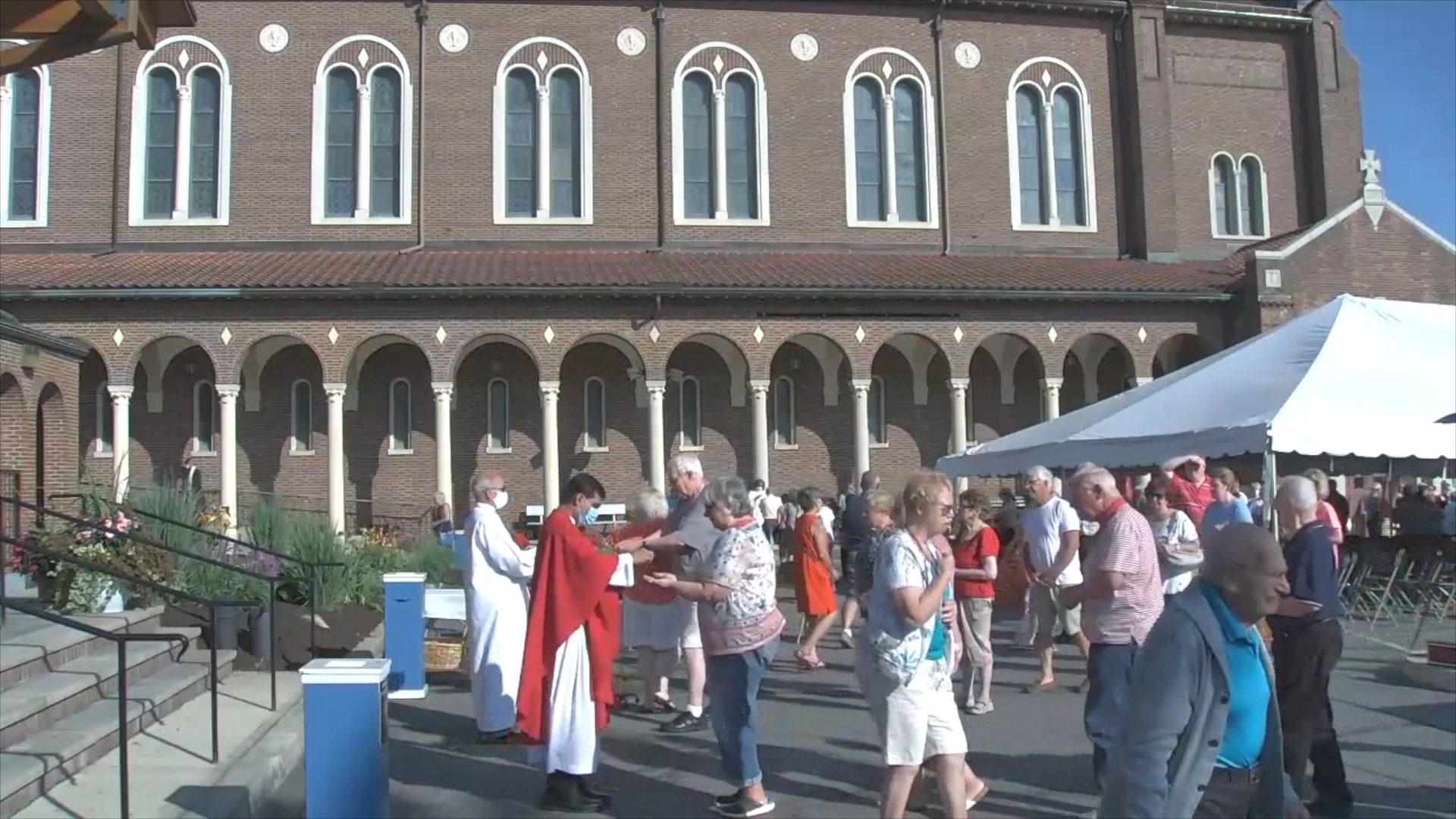 Thousands flock to West Scranton for annual Novena to Saint Ann – Diocese of Scranton