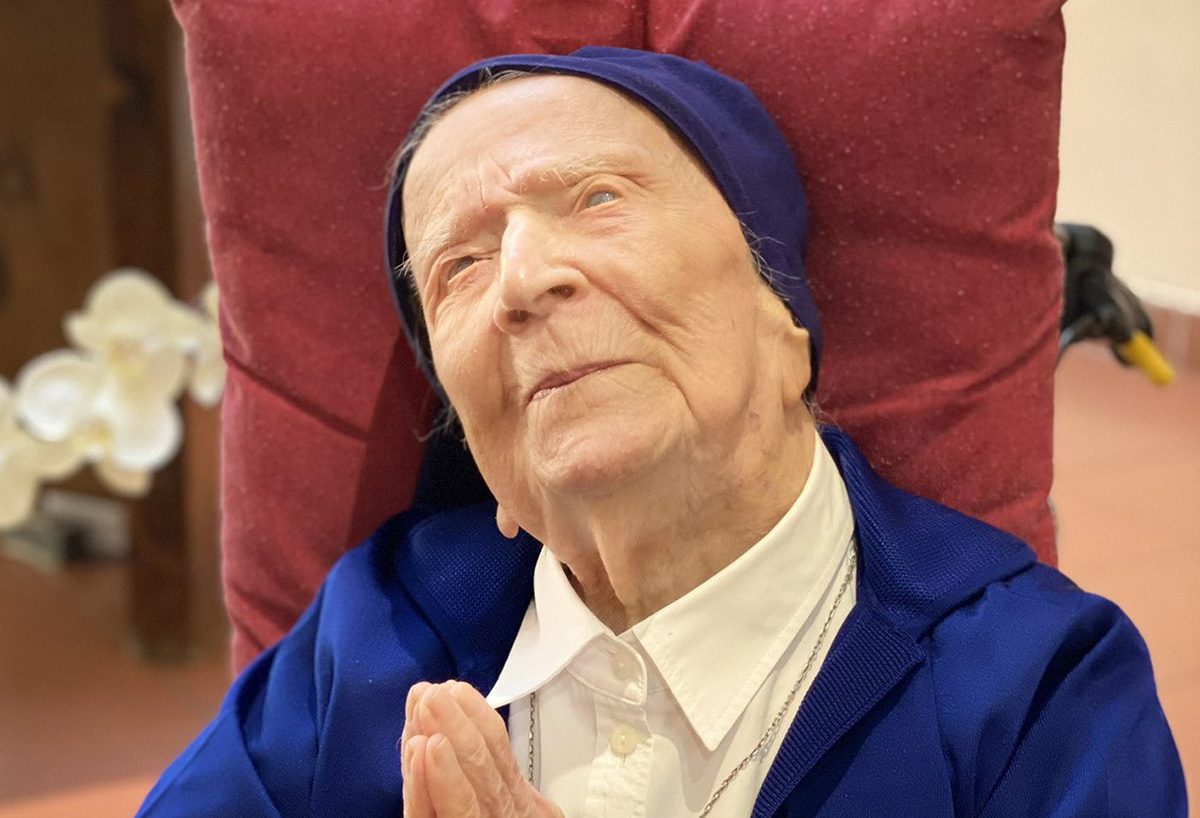 Sister André, a Daughter of Charity and oldest known person in world ...
