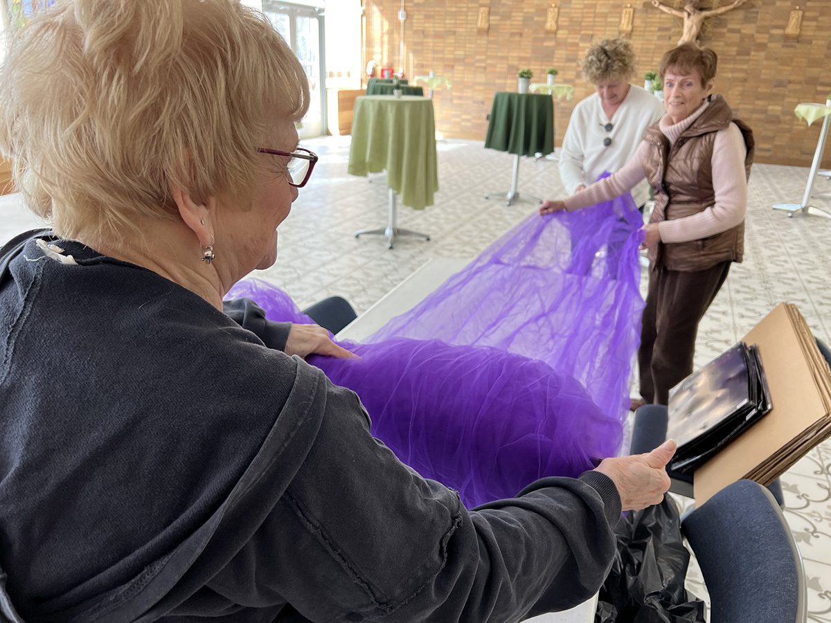 “I do it to glorify and adore God,” decorating committee members use ...