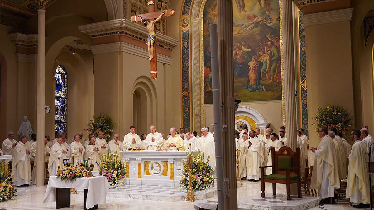 Chrism Mass symbolizes oneness of clergy, religious faithful in Christ – Diocese of Scranton