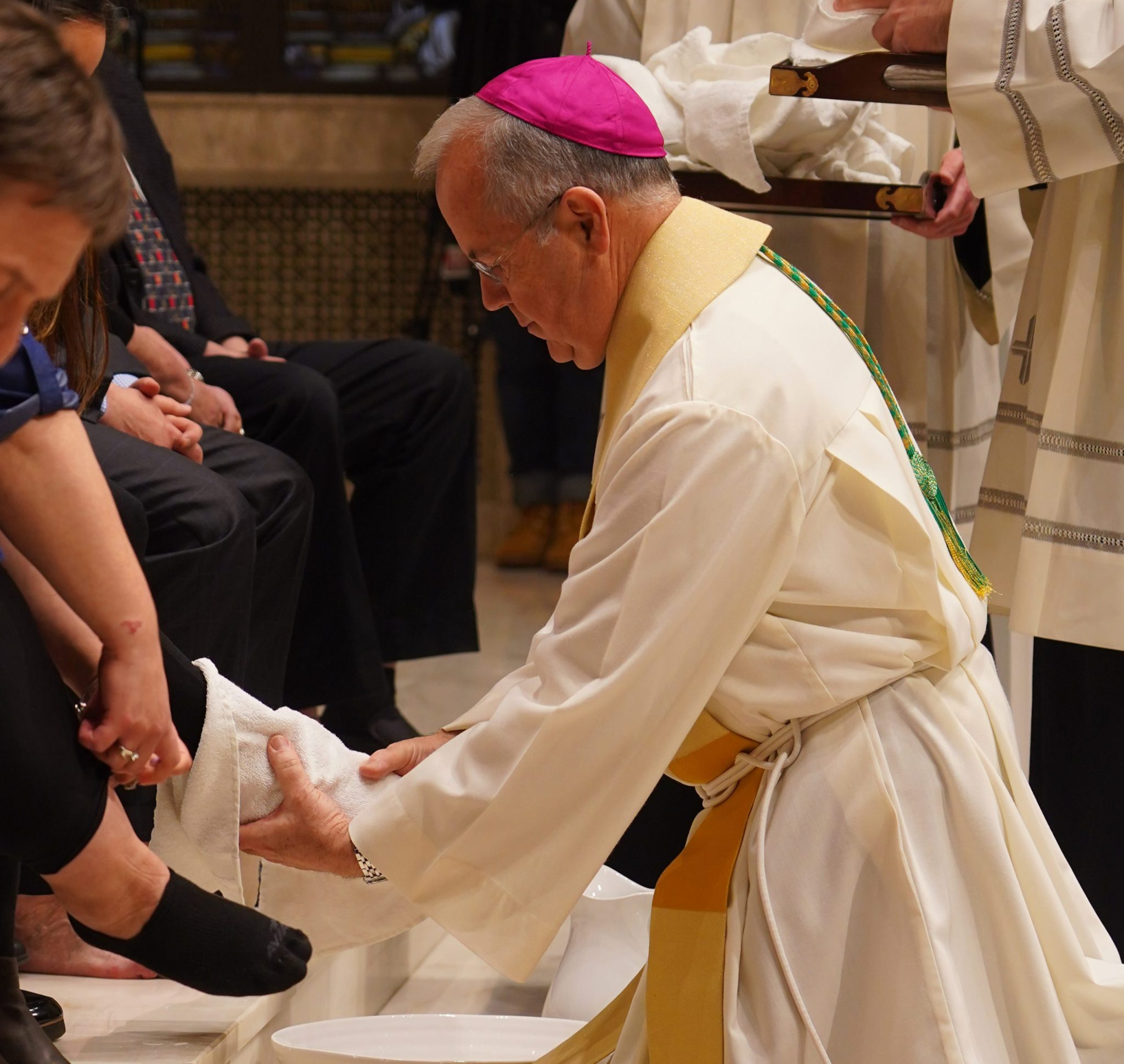 Gifts of service, priesthood and Eucharist remembered at Evening Mass ...