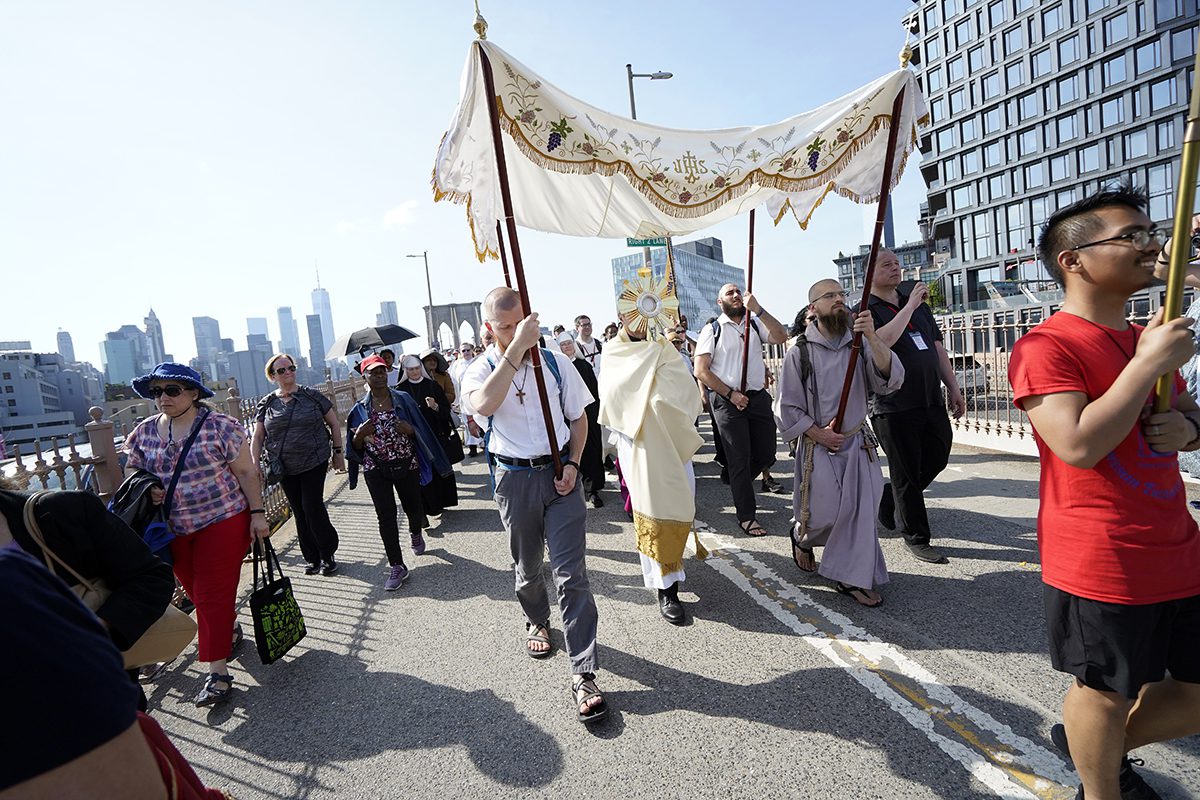 Over Memorial Day weekend, Eucharistic pilgrimage includes NY blessings ...