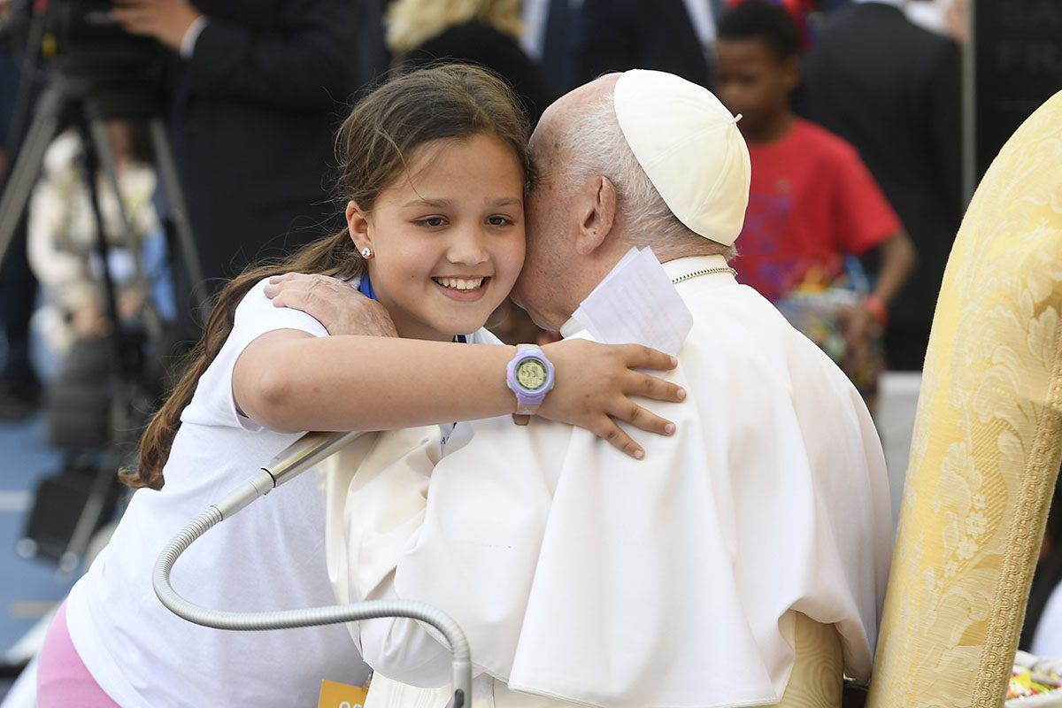 Pope tells children joy is good for the soul, always help others ...