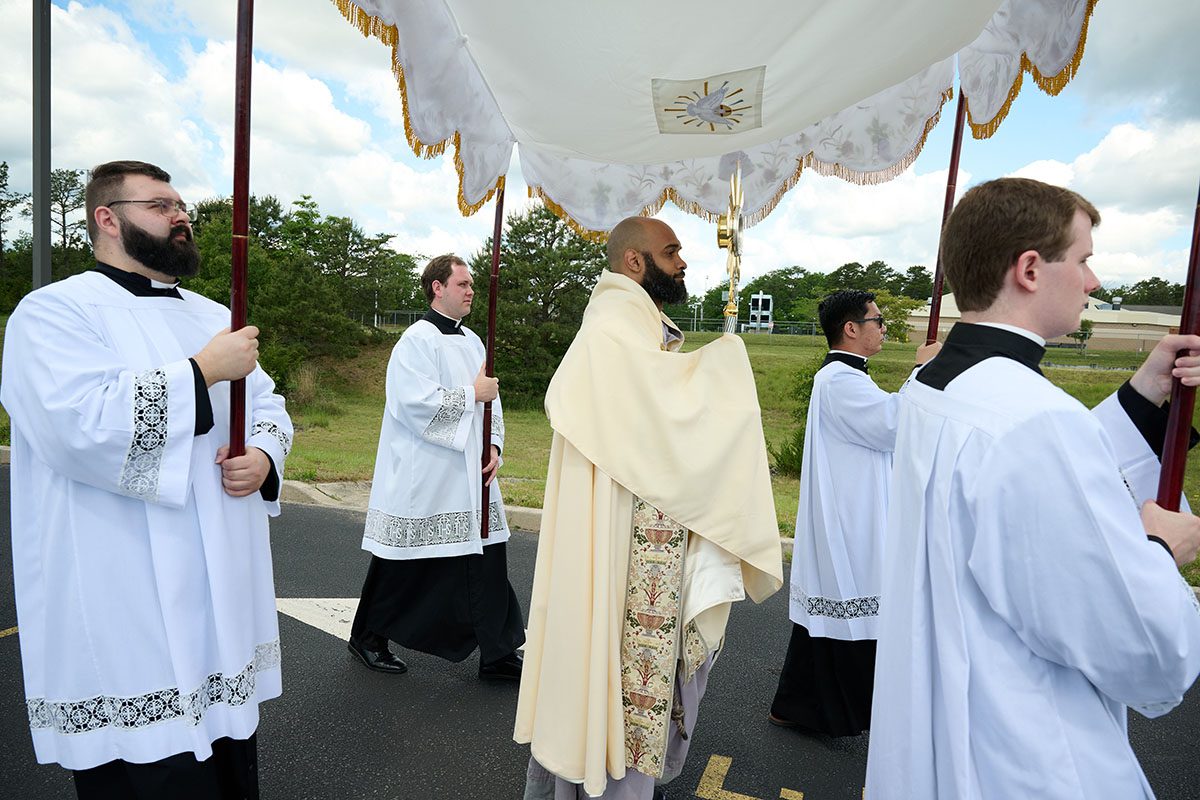 Stories of conversion, ‘amazing’ encounters mark National Eucharistic ...