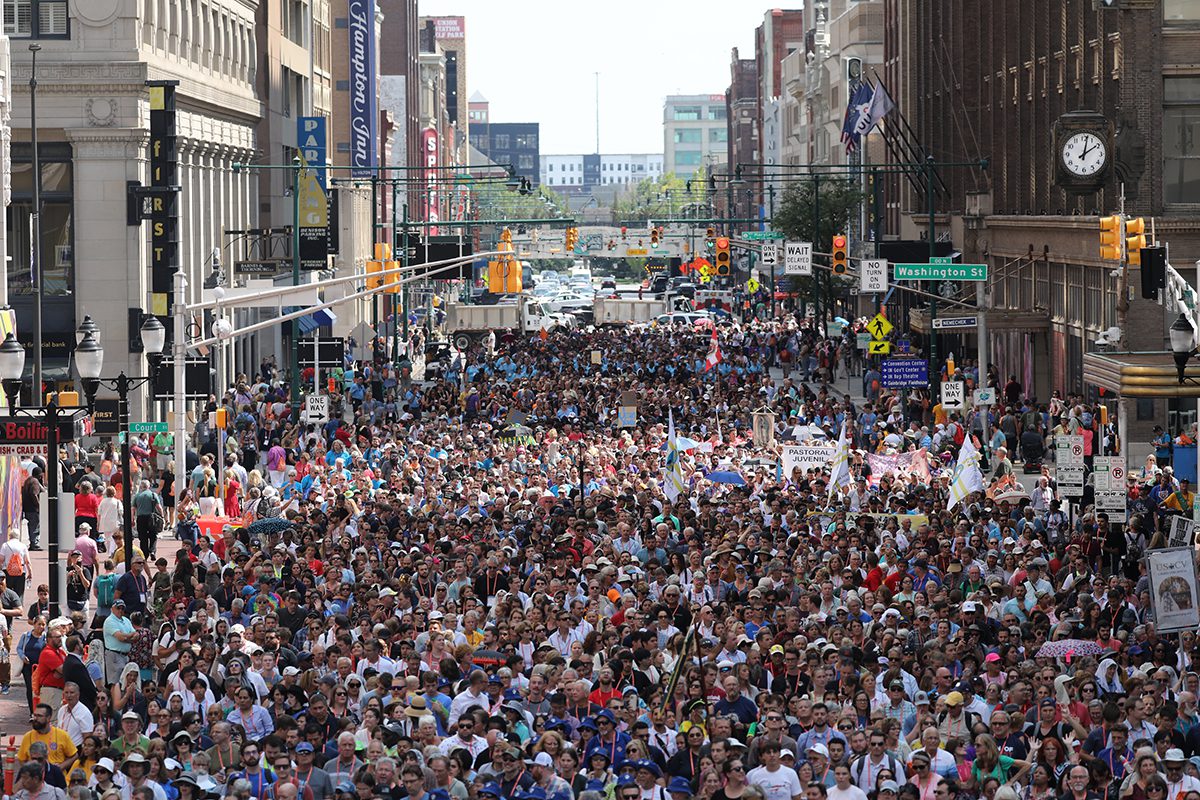 Tens of thousands flood Indianapolis streets for largest U.S ...