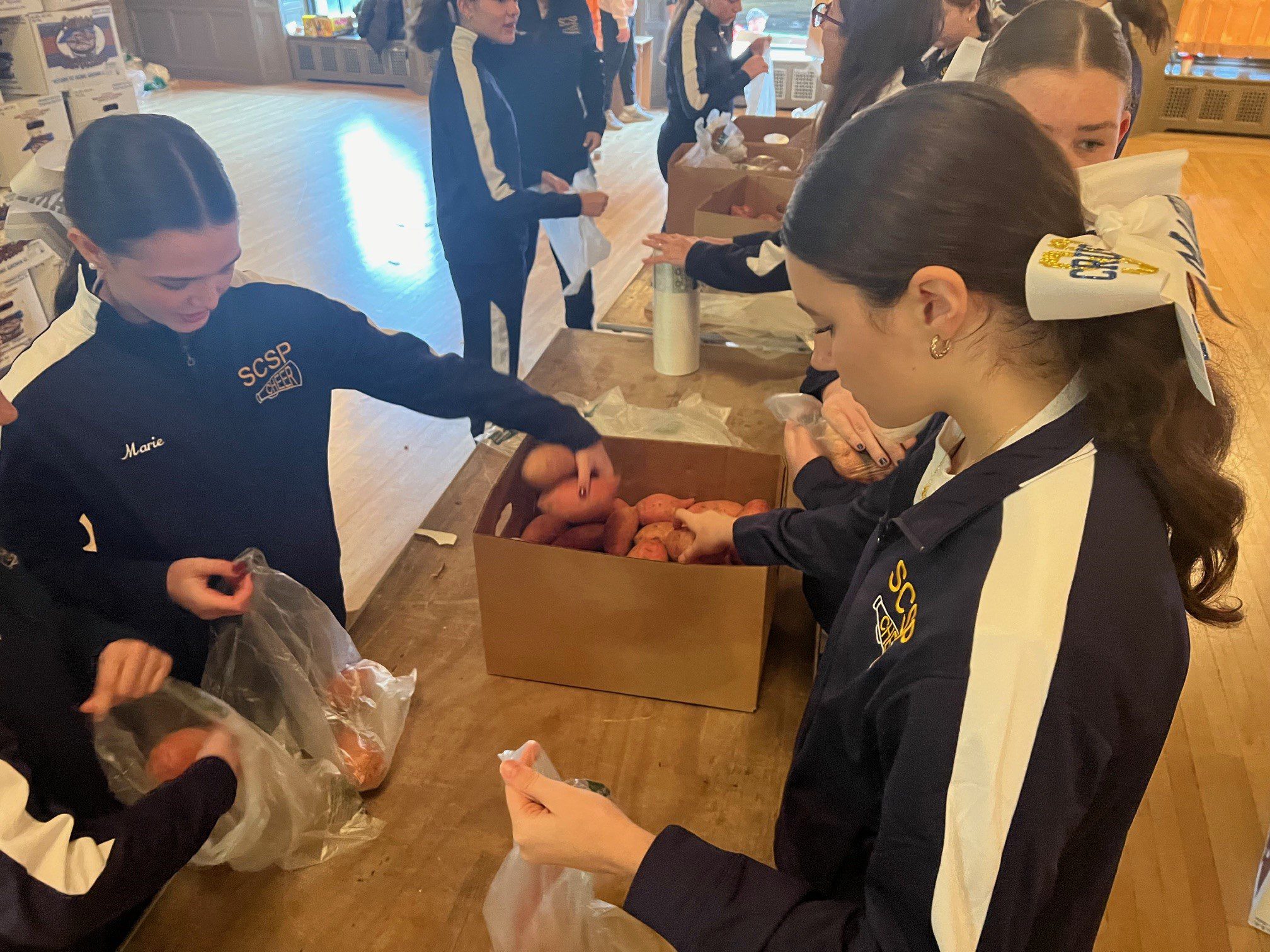 Thanksgiving spirit shines as local program delivers meals to 4,000 ...