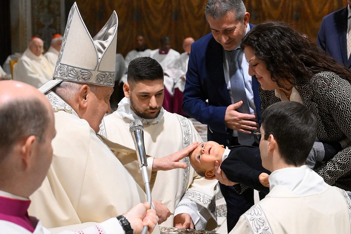 Best gift a child can receive is faith, pope says at baptisms – Diocese ...