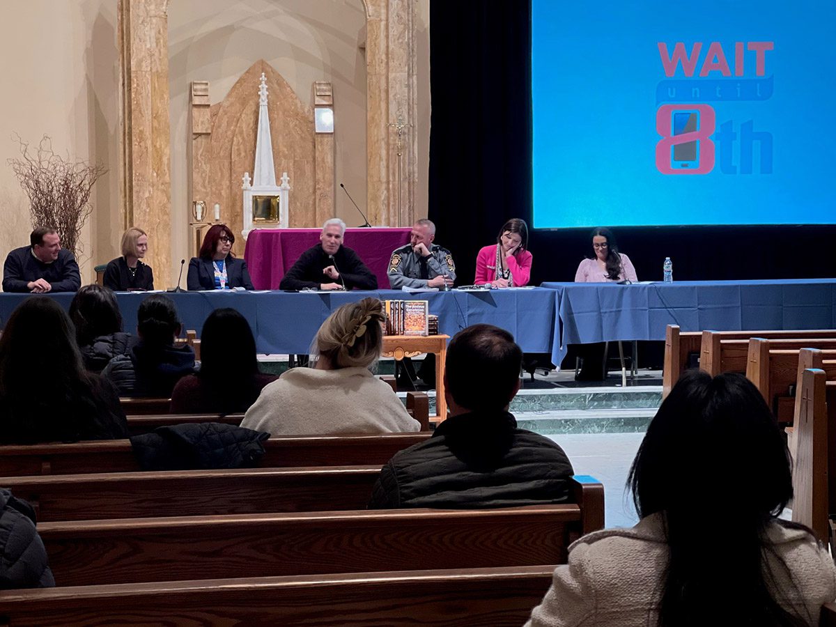 ‘Wait Until 8th’ pledge program encourages parents to delay smartphone ...