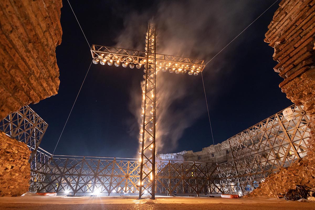 Changing the world demands changing direction, pope writes for Way of ...