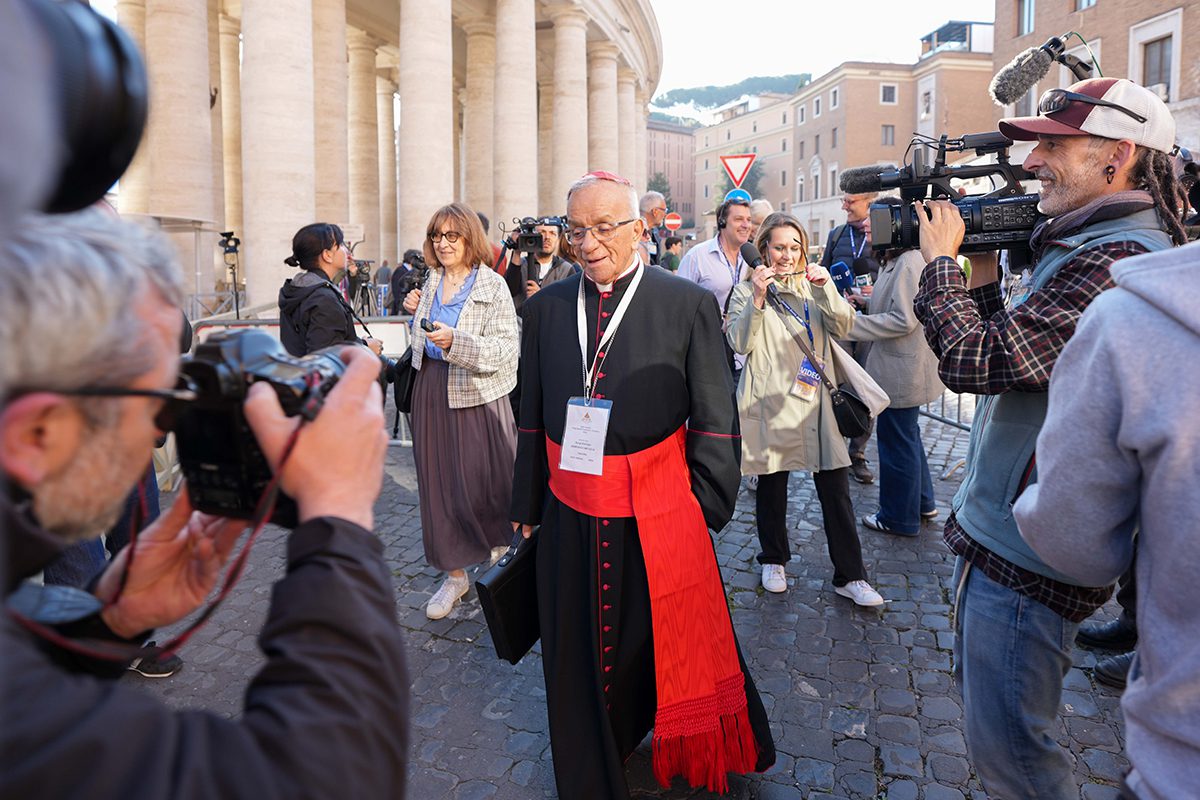 Cardinals approve electors for conclave, formally ask for prayers ...