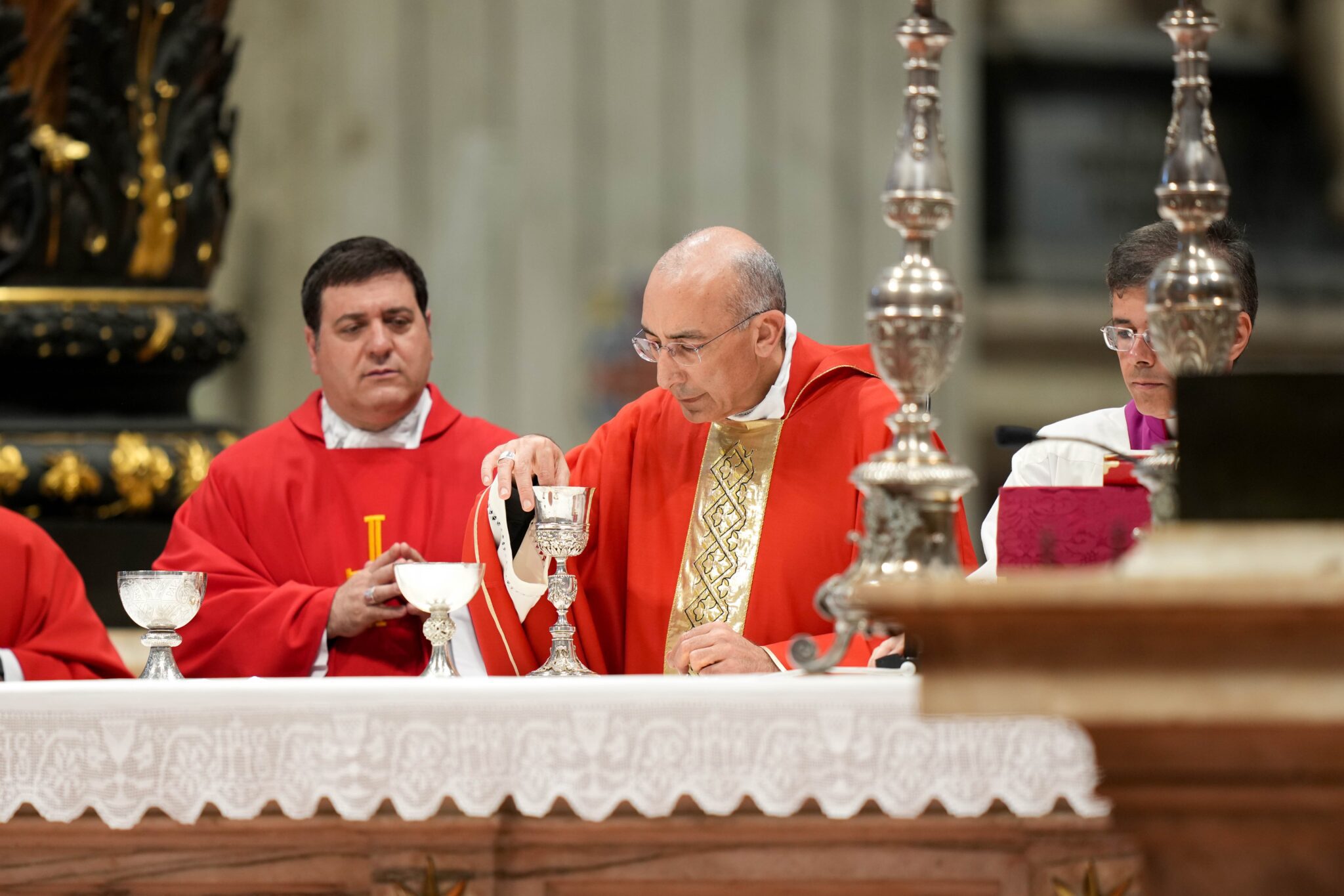 Cardinals must choose a pope who can guide, sustain world, cardinal ...