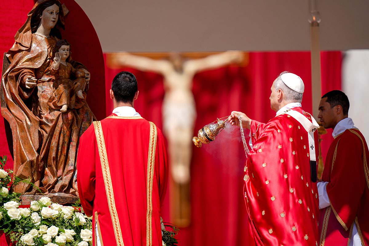 God’s love breaks down walls, opens borders, dispels hatred, pope says ...