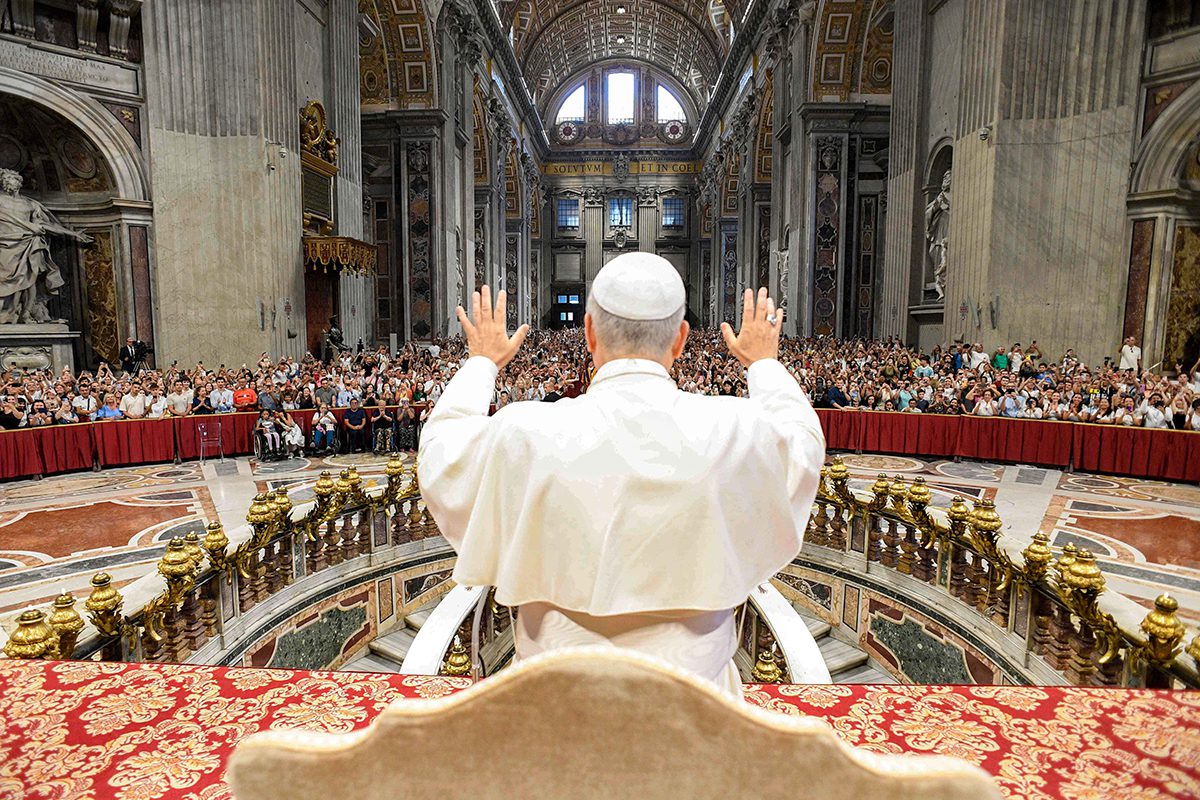 Hope is knowing God is always ready to forgive, pope says at audience ...