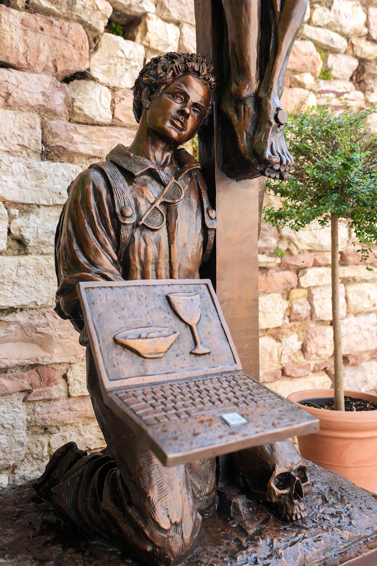 Ahead of canonization, new statue of Blessed Carlo Acutis unveiled in ...