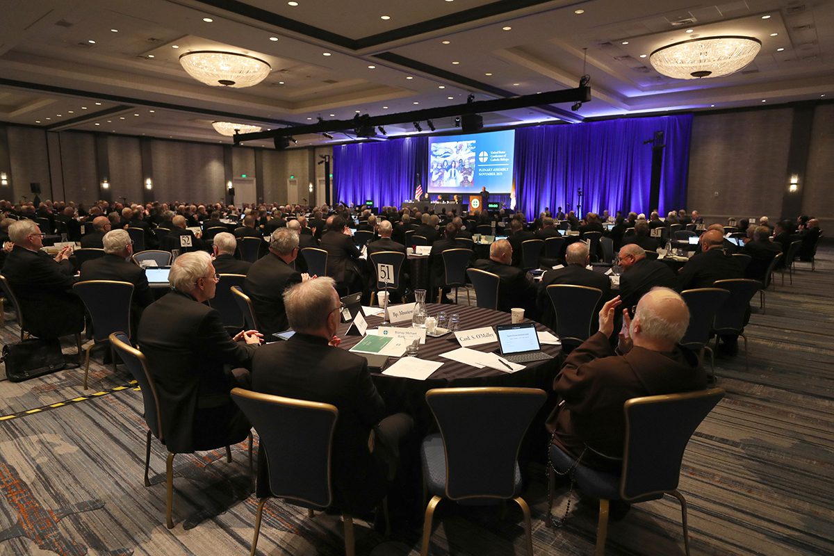 Bishops tell pope they’ll continue to stand with migrants, defend right ...